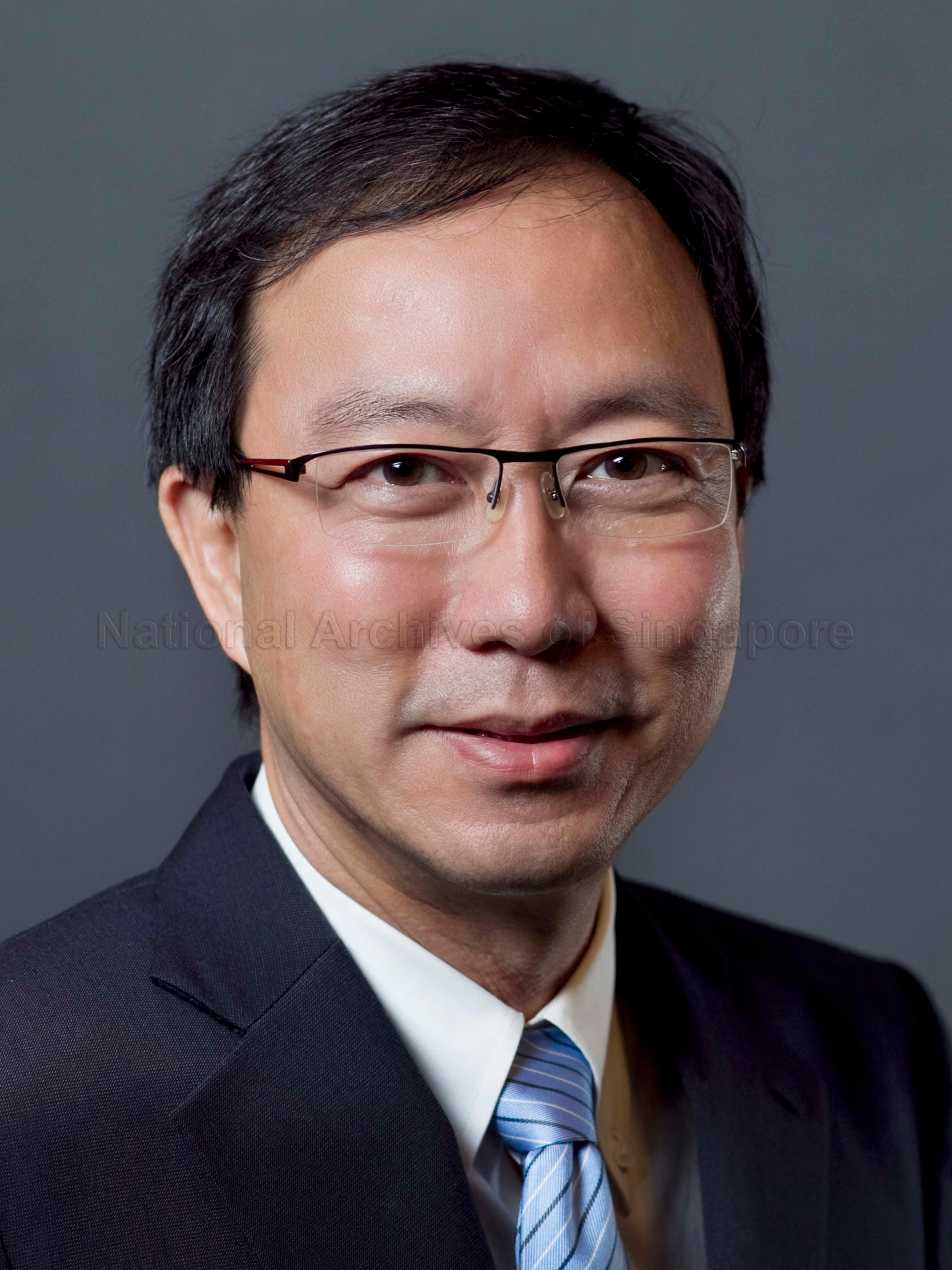 MR TAN TEE HOW RETIRES FROM THE ADMINISTRATIVE SERVICE